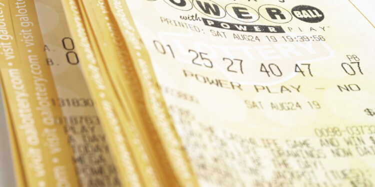 De milionário a criminoso? O incidente de James Farthing que chocou o ...