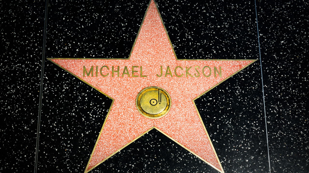 Morreu aos 50 anos o maior ícone da música pop mundial - UAI Notícias