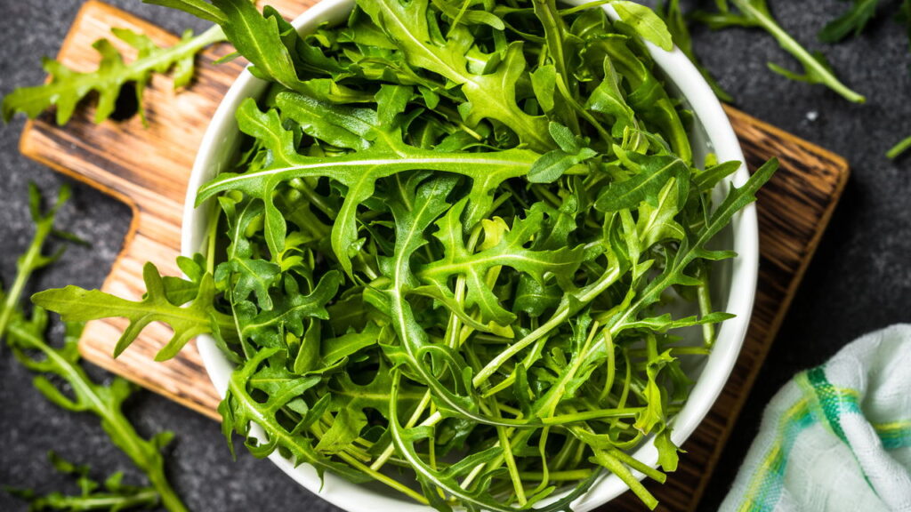 Dica sensacional para manter a rúcula fresca por dias - UAI Notícias