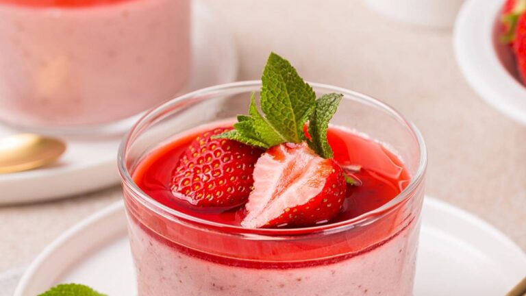 Essa sobremesa de 3 ingredientes fica pronta em poucos minutos, é ...