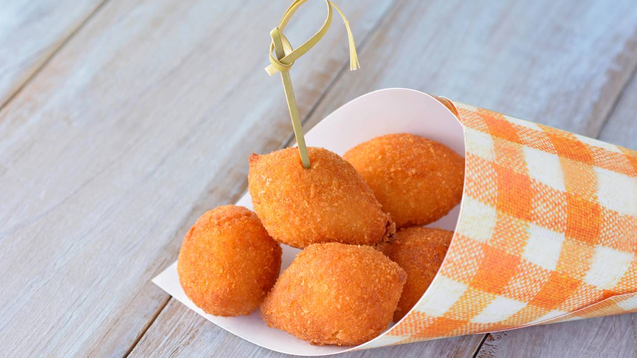 Receita rápida de coxinha crocante por fora e macia por dentro - UAI ...